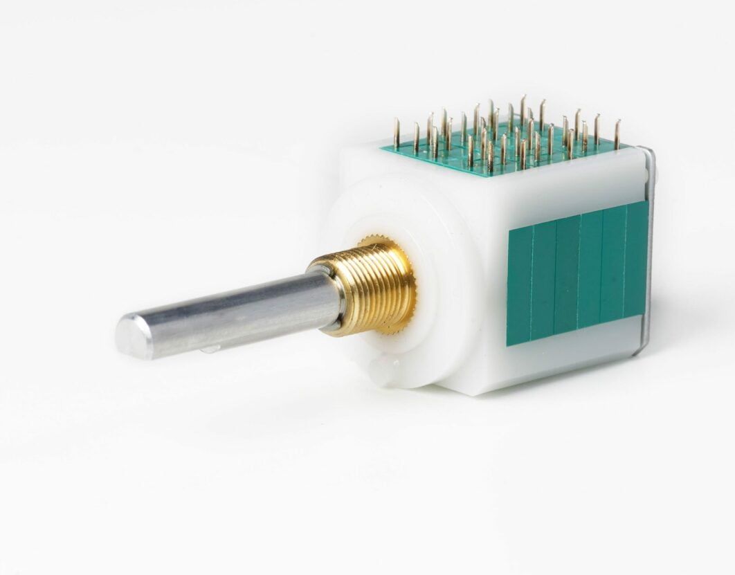 Channels selector potentiometer – Pihernz Comunicaciones