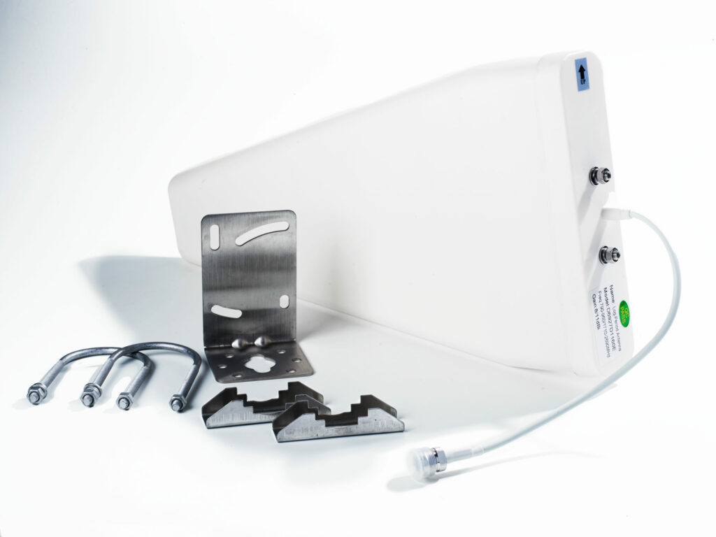 The Jetfon AT-3G-DUAL is a 3G mobile phone repeater kit for voice and ...