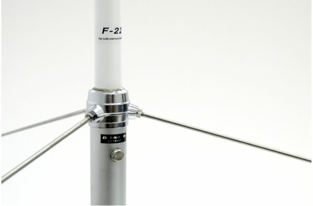Diamond F22H VHF base antenna – Pihernz Comunicaciones